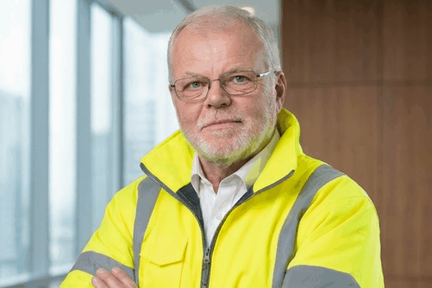 Werner renews ladder safety warning amid new report findings | Roofing ...